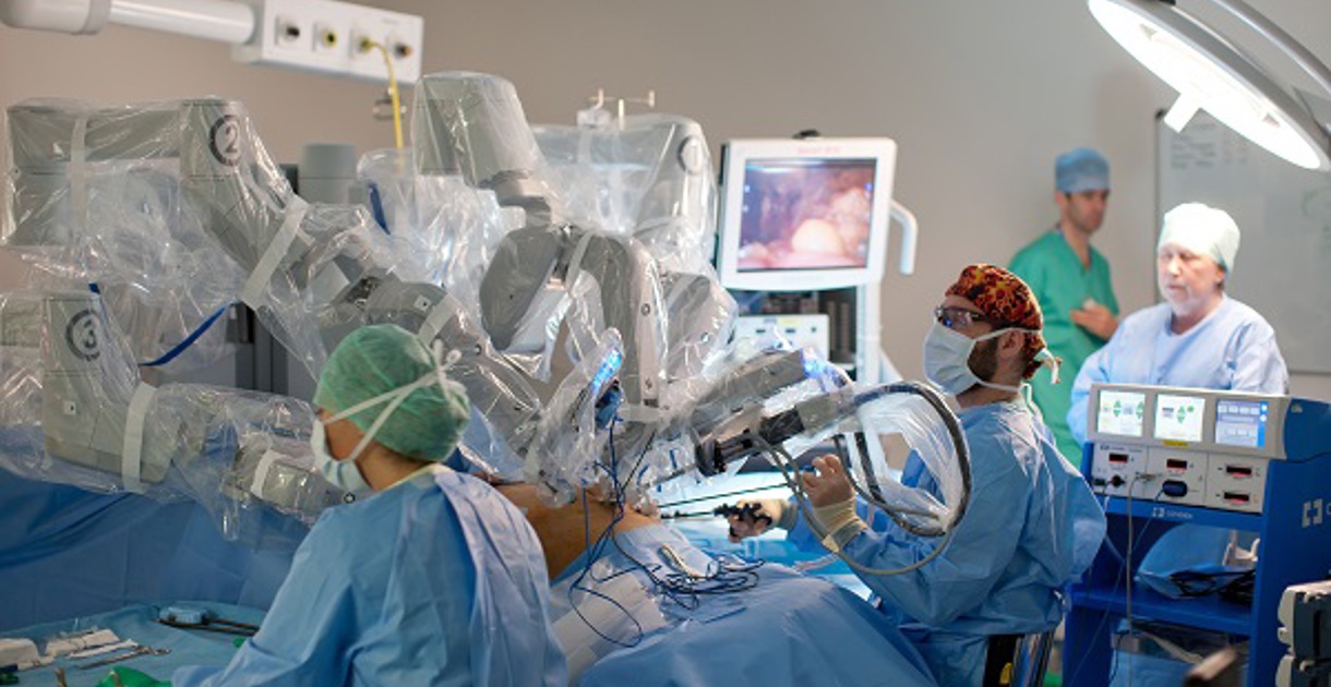 Woman has pioneering bowel surgery by robot